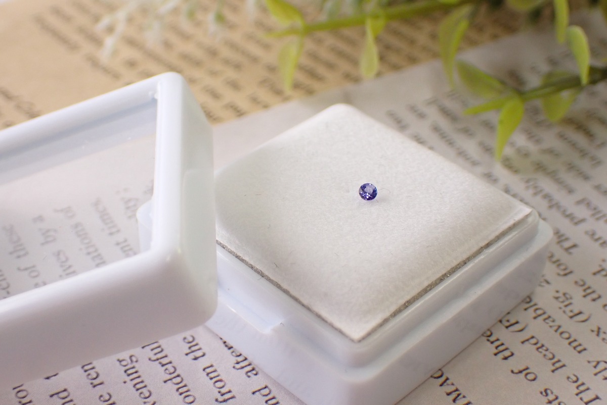 サファイア（非加熱） 0.02ct [C4‐1126] | differencee(ディファレンシー)