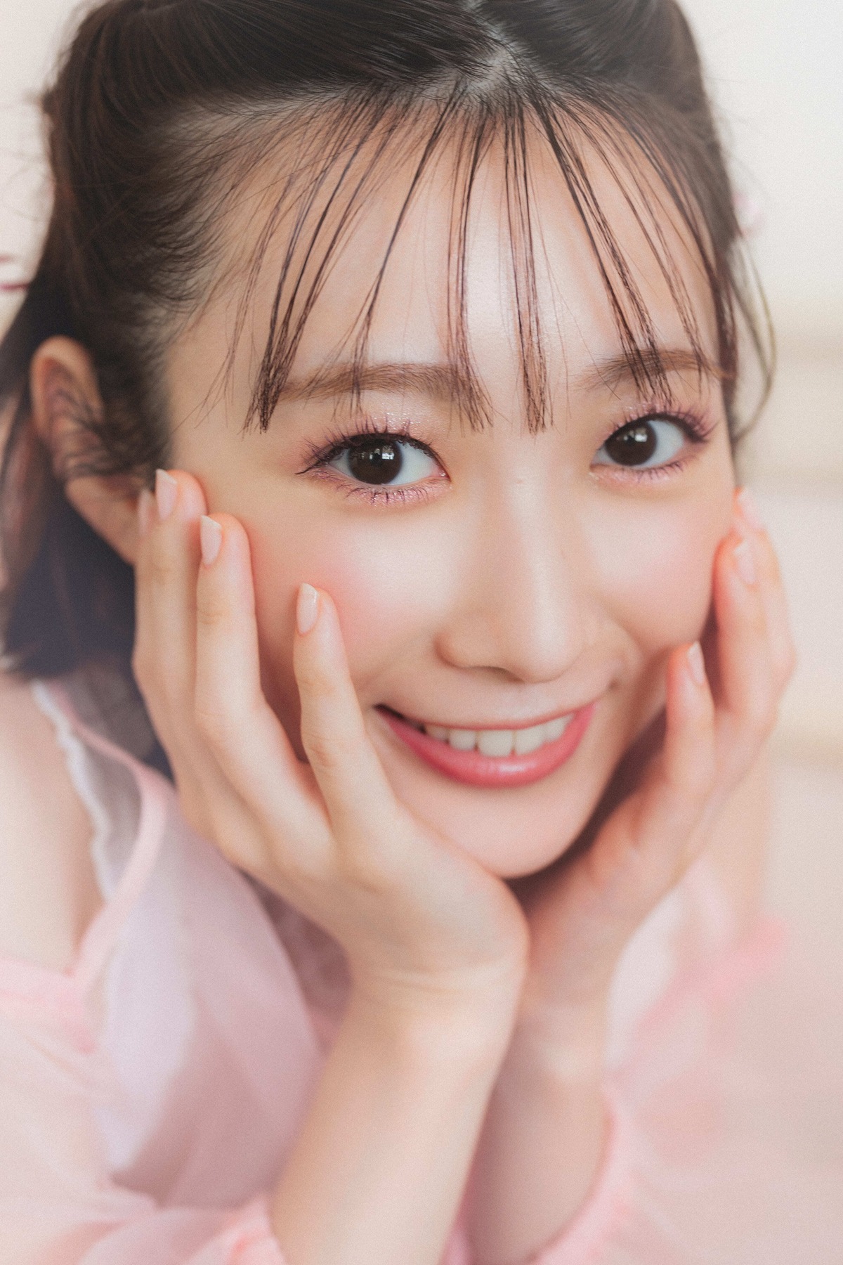 【河内美里】河内美里 10th anniversary photobook「ウツロイギフト」 | OMNIA