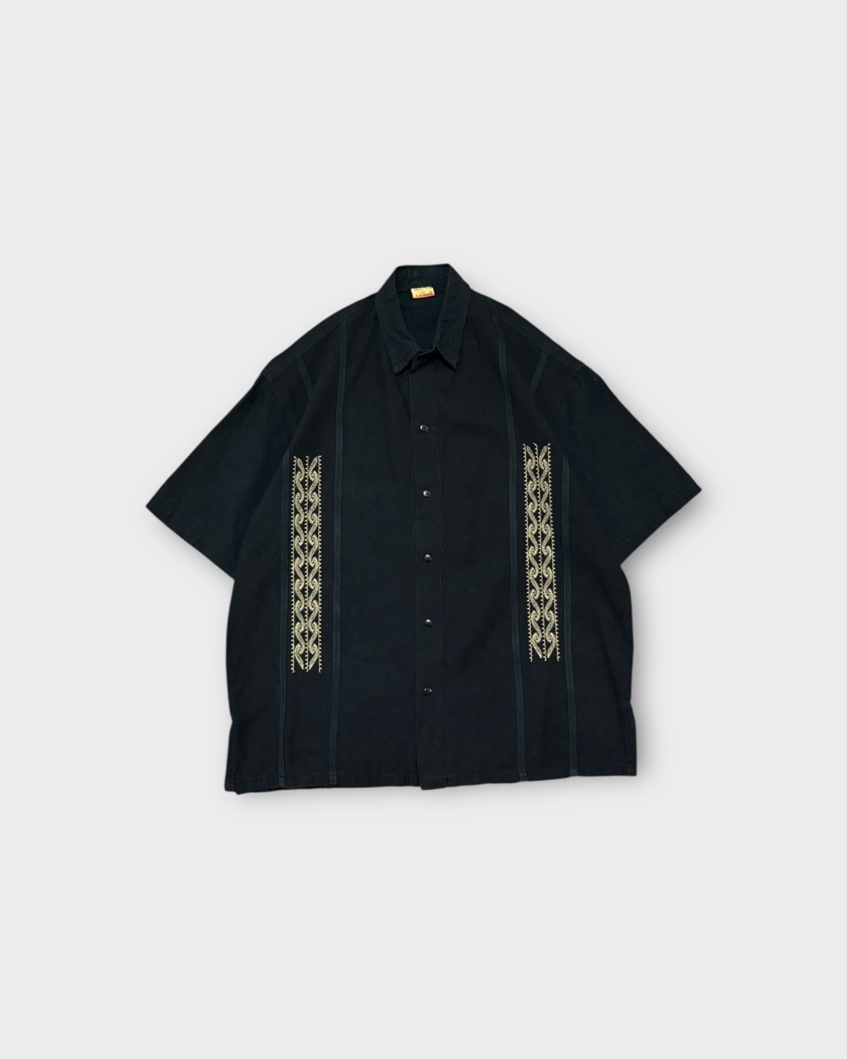 【Used】“somi” Embroidered Short Sleeve Shirt | 安心院商店