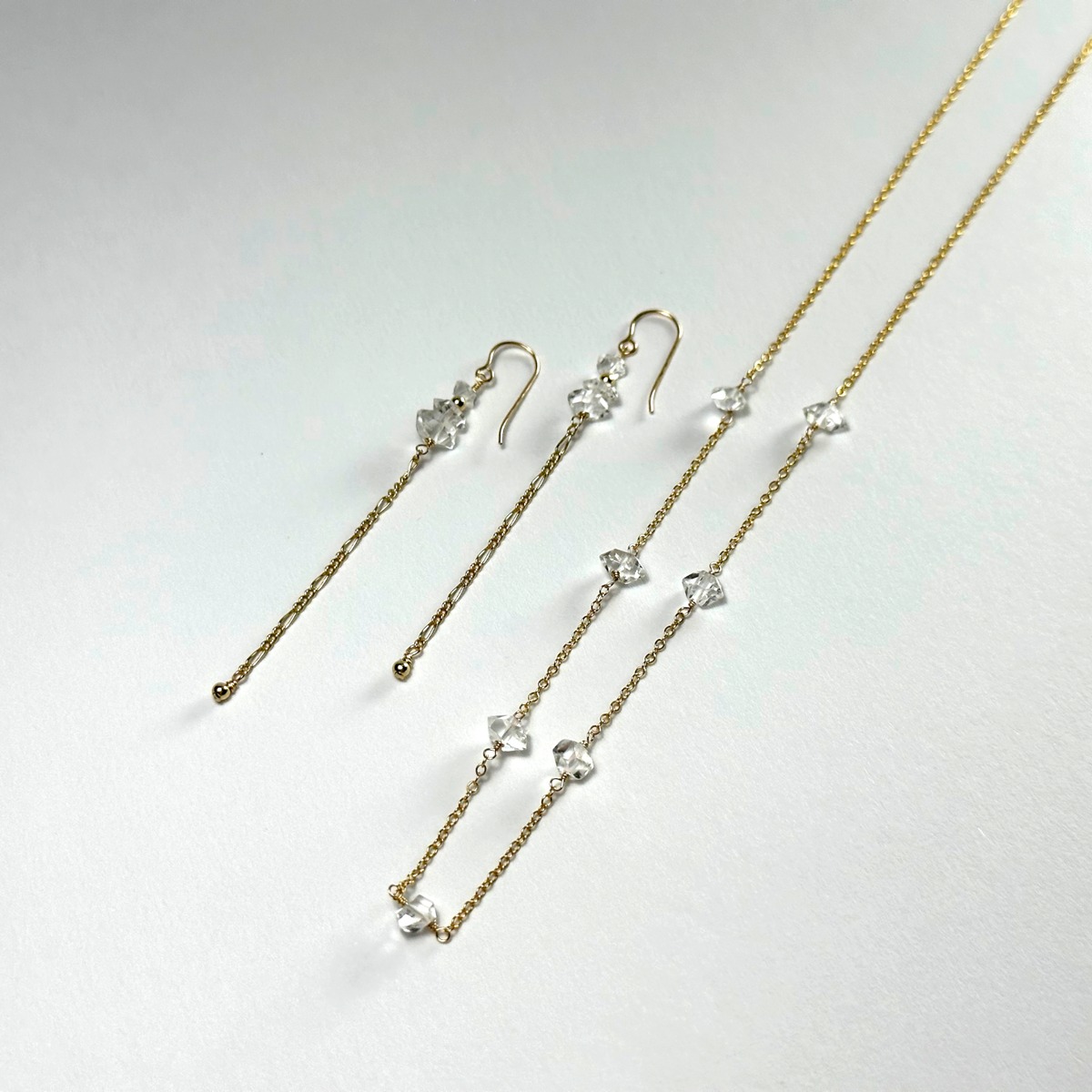 2点セット割＜14Kgf ハーキマーダイヤモンド＞ステーションネックレス ＆ フィガロ ピアス | komari