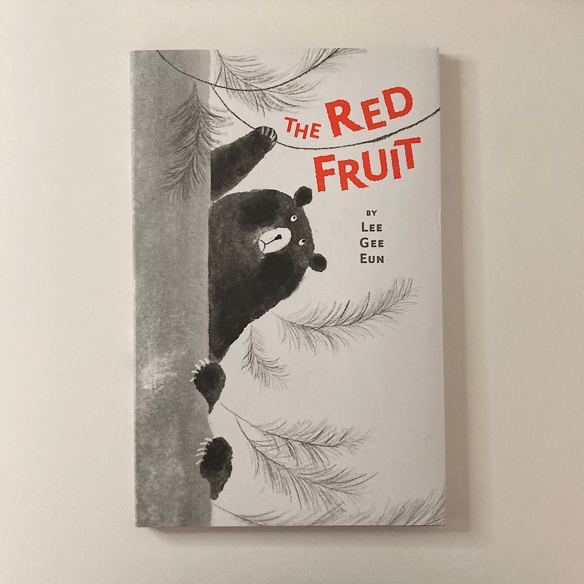 The Red Fruit | 素敵な洋書の絵本のお店 Read Leaf Books