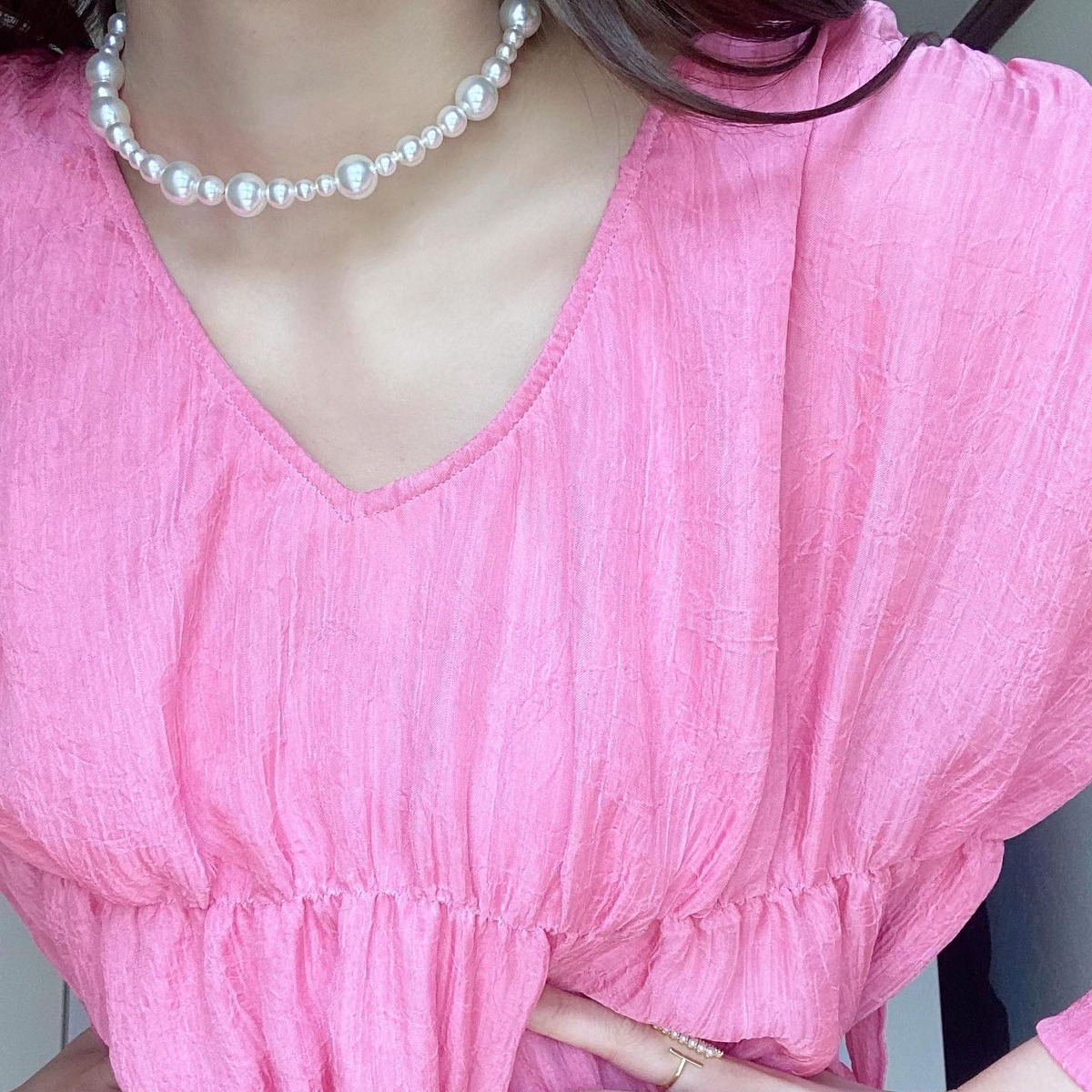 N026 random pearl hoop choker | mia minne