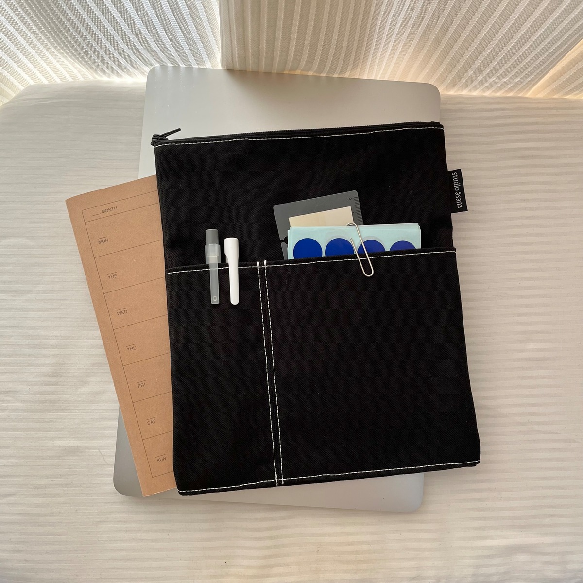 canvas stationery multi case (black) | studio āsana