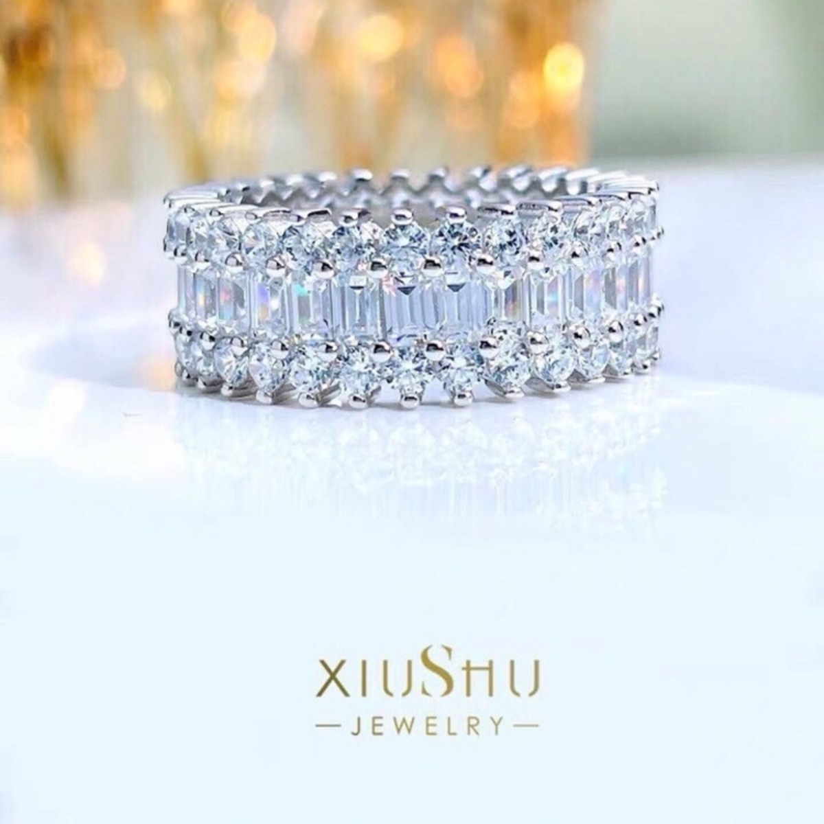 ホワイト 3ロウ エタニティリング 高炭素ダイヤモンド キラキラ ゴージャス ラグジュアリー 白 シンプル フル 幅広 | キラキラゴージャスジュエリーのXIUSHU(シュシュ)