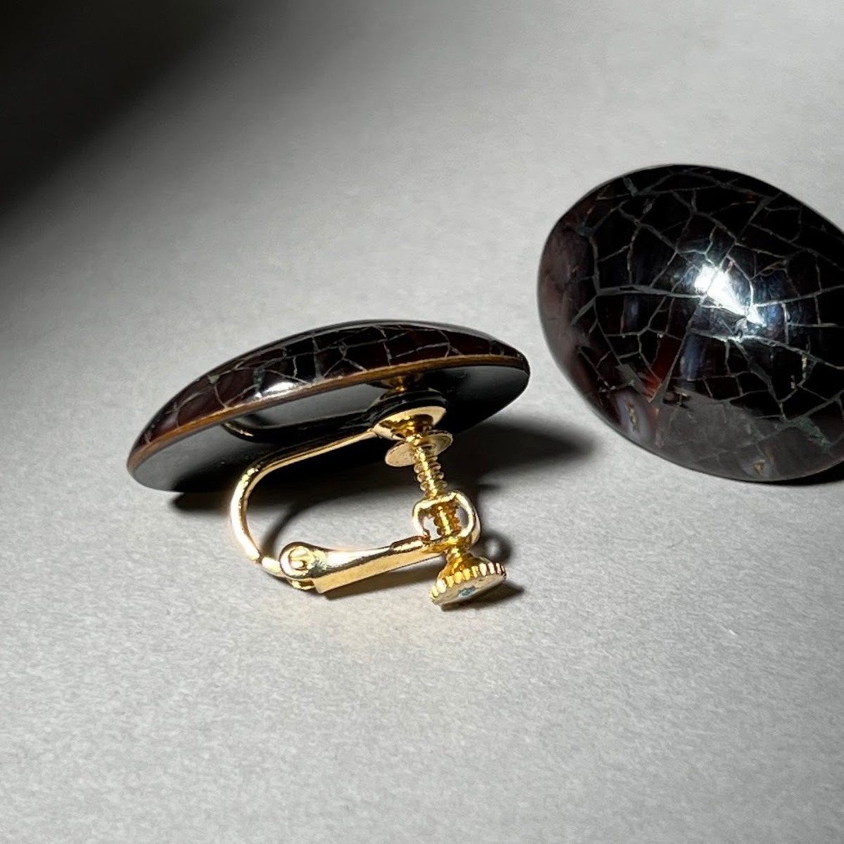 シェル オーバル イヤリング 《E-0087》 | ModernLoop ユーズドアクセサリー専門店