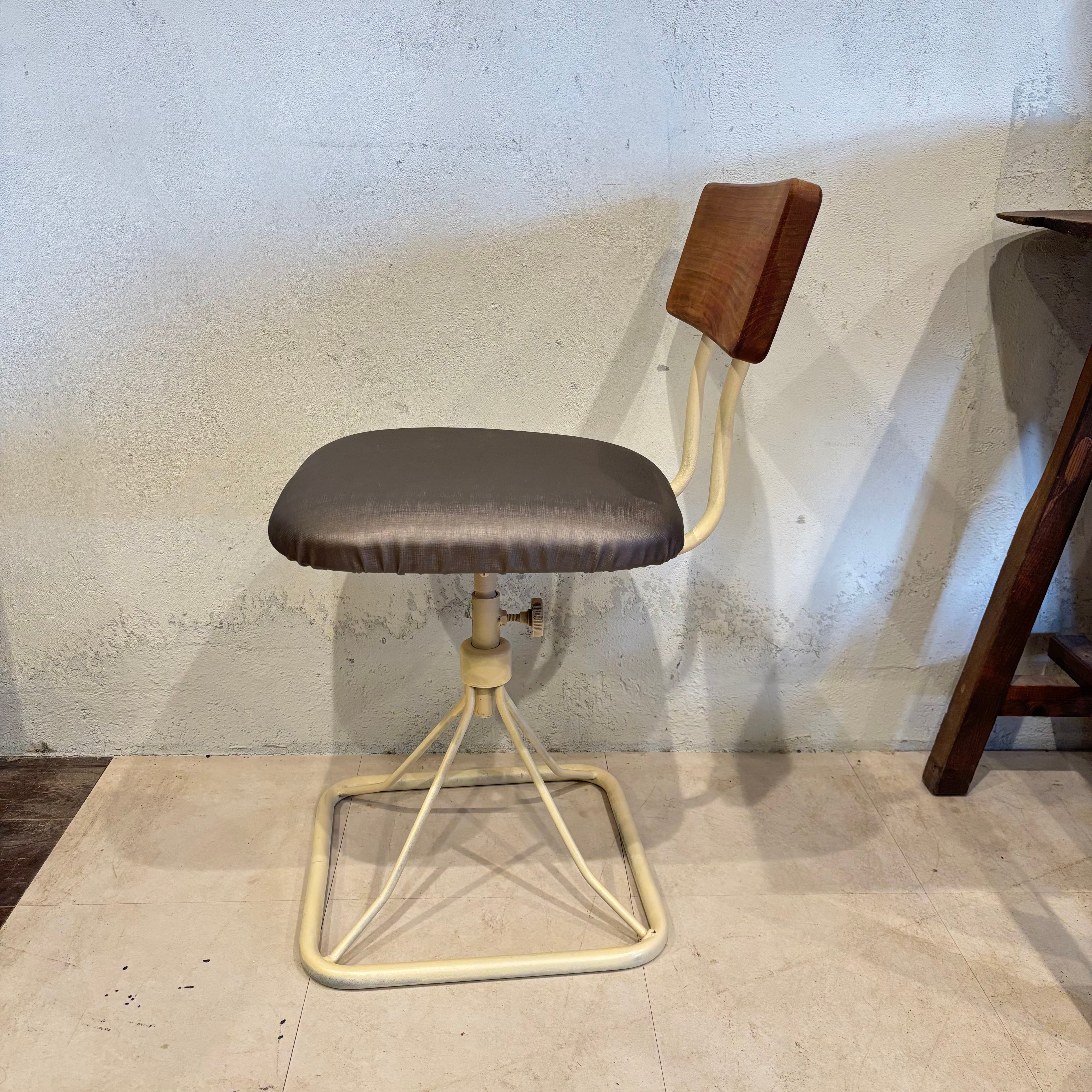 回転式 アイアンチェア | くらしの道具屋 TUKURITE