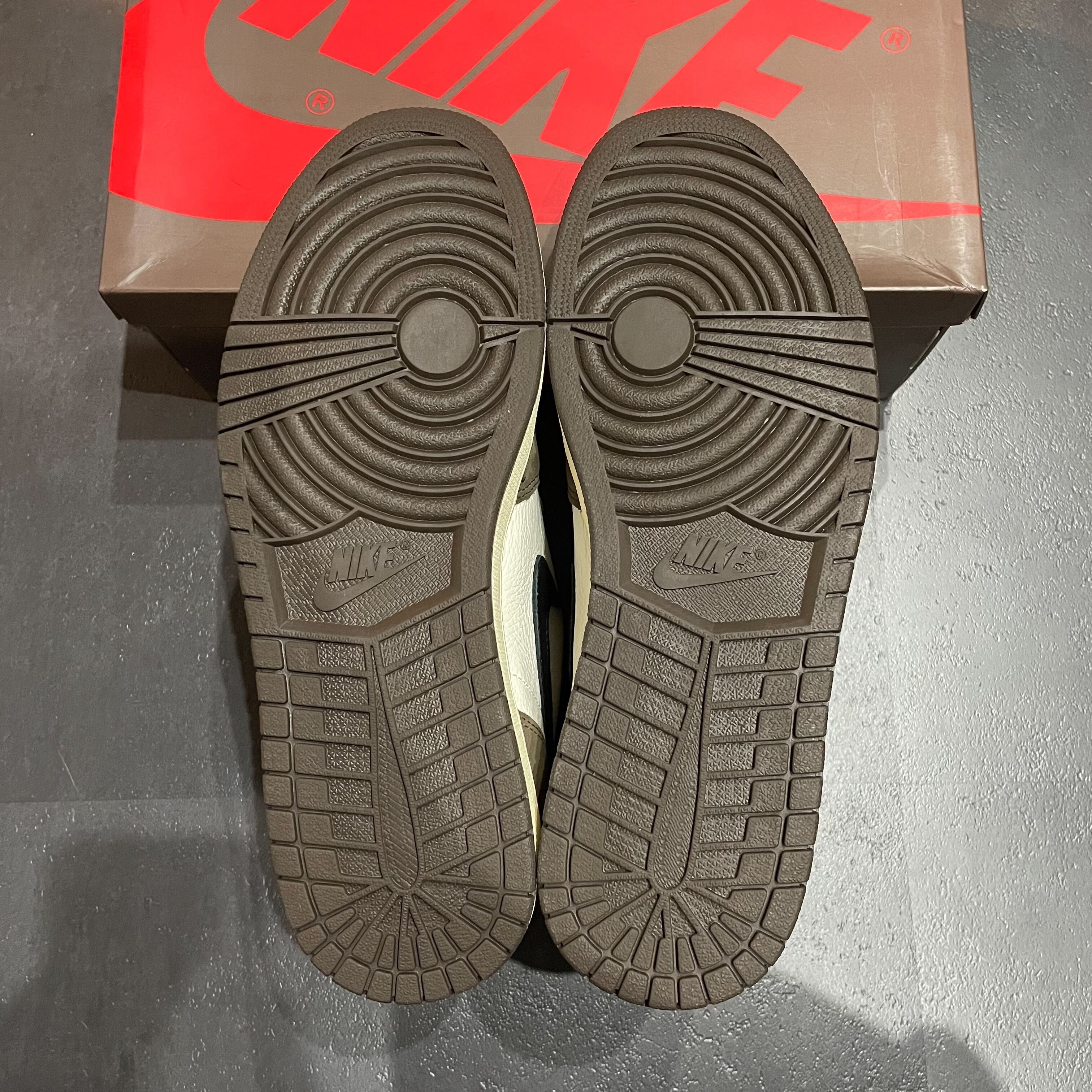 ×TRAVIS SCOTT AIR JORDAN 1 RETRO HIGH OG TS SP CD4487-100 | Nova Plug