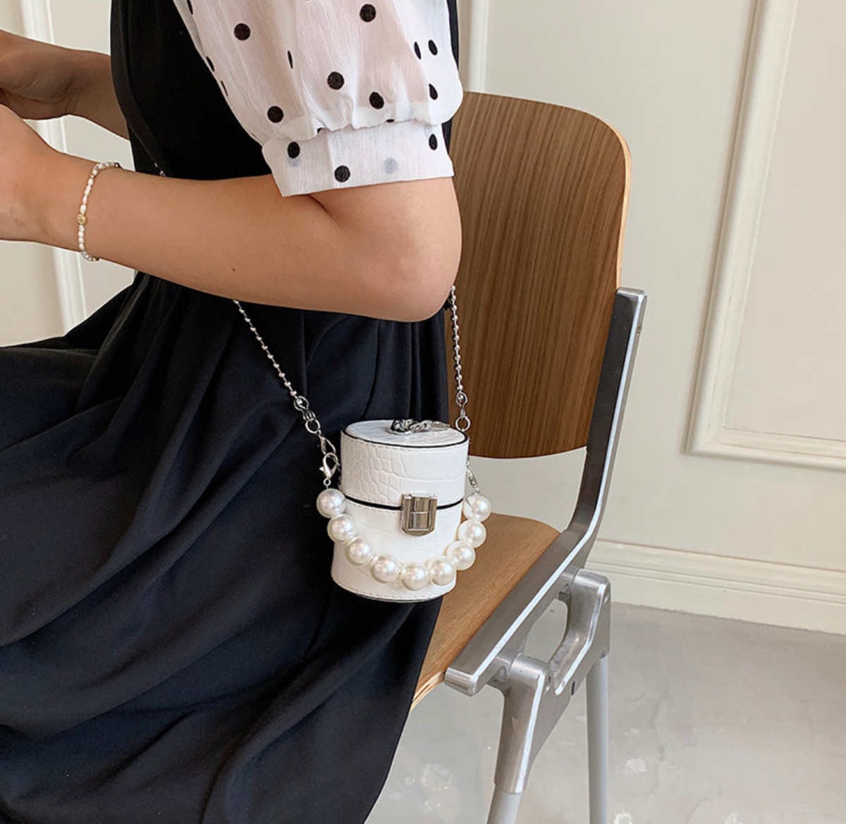 PEARL HANDLE MICRO MINI BAG / White, Black | lula closet