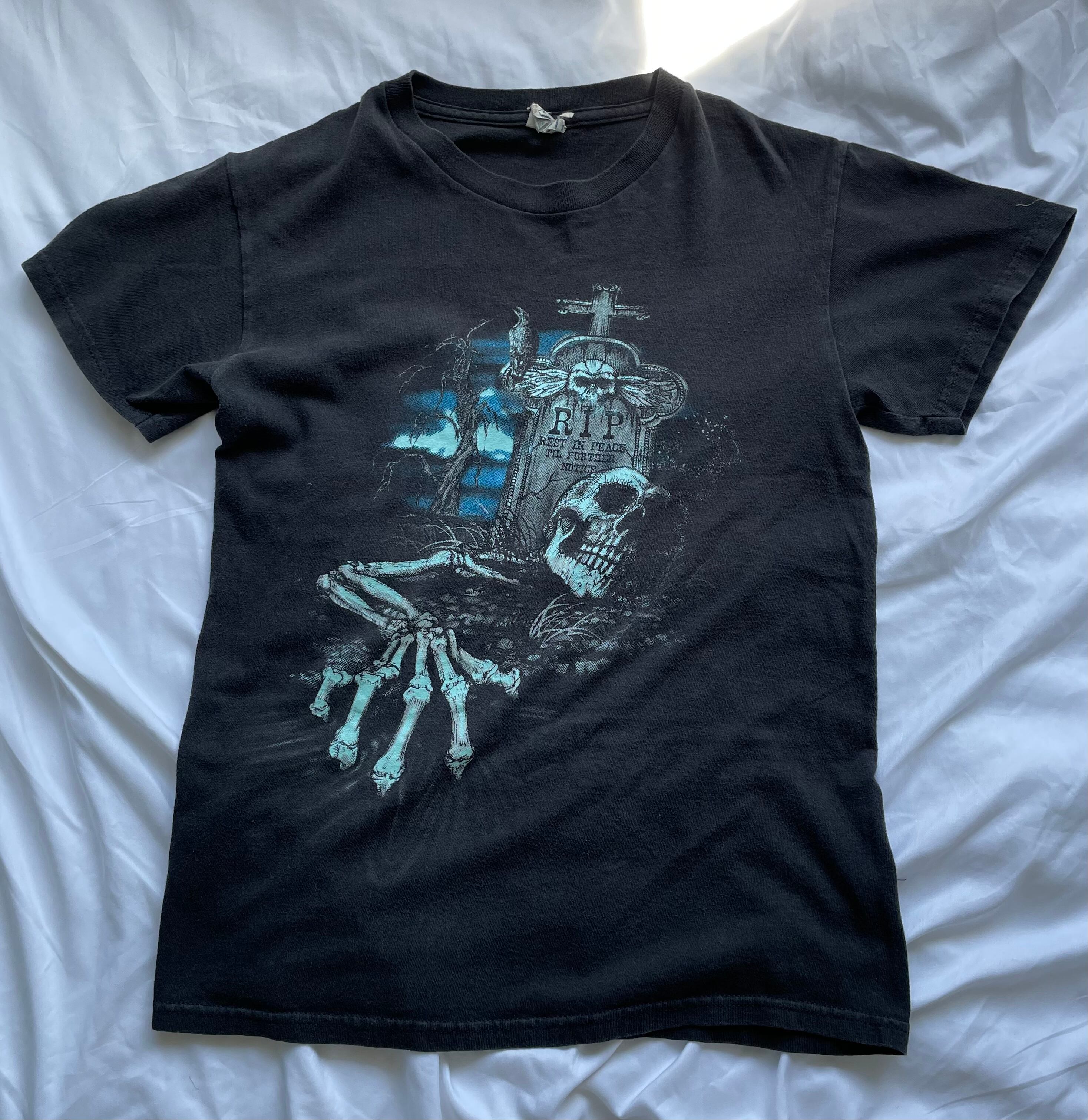 skull black tee | Queens