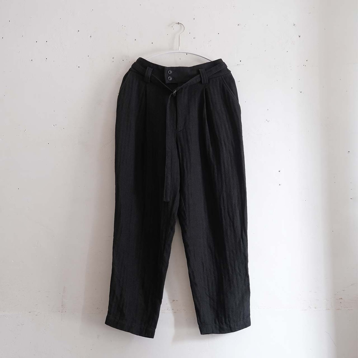 unisex egg pants C／herringbone linen〈black〉 | SALUÉ