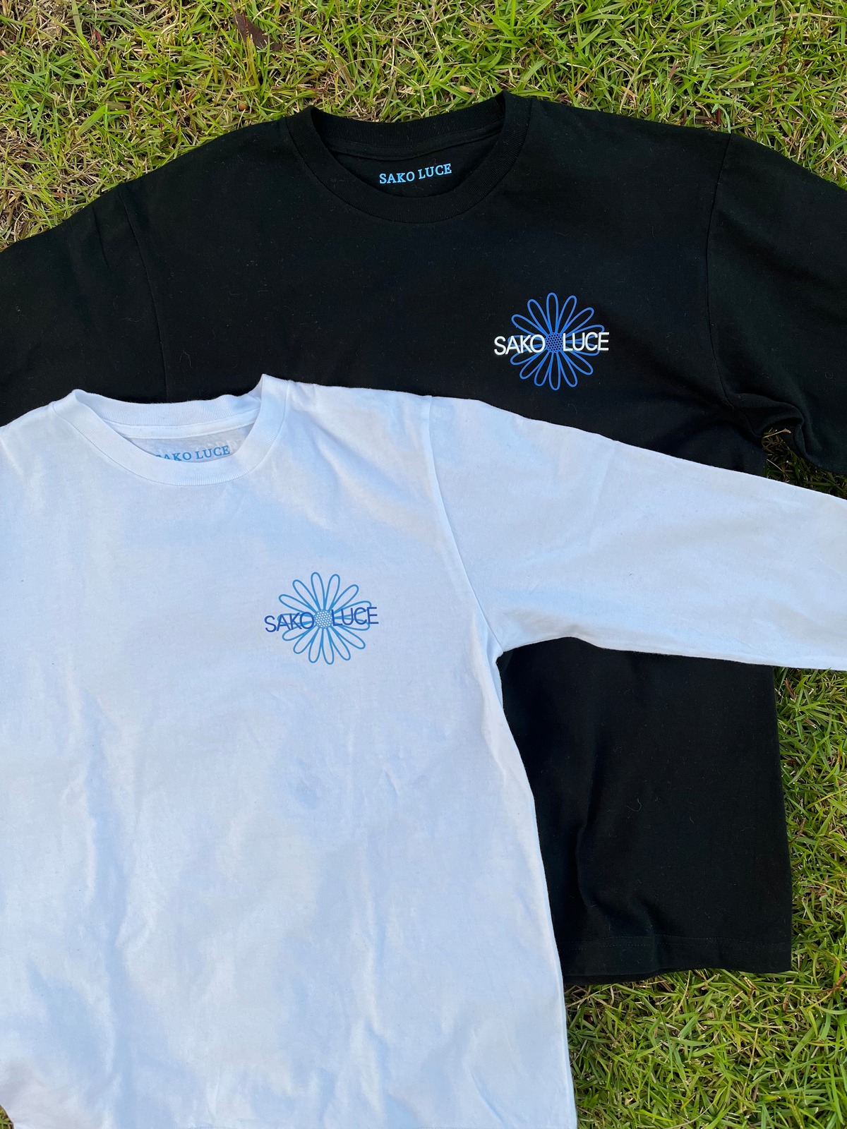 Blue daisy TEE | SAKO LUCE