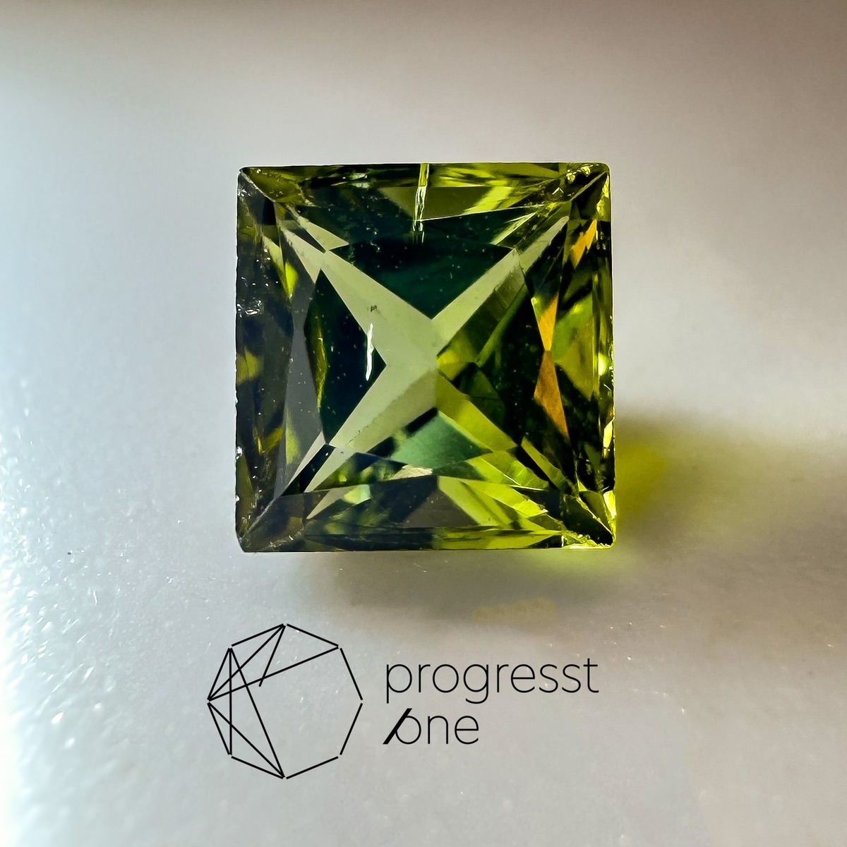 グリーントルマリン0.86ct | progresstone