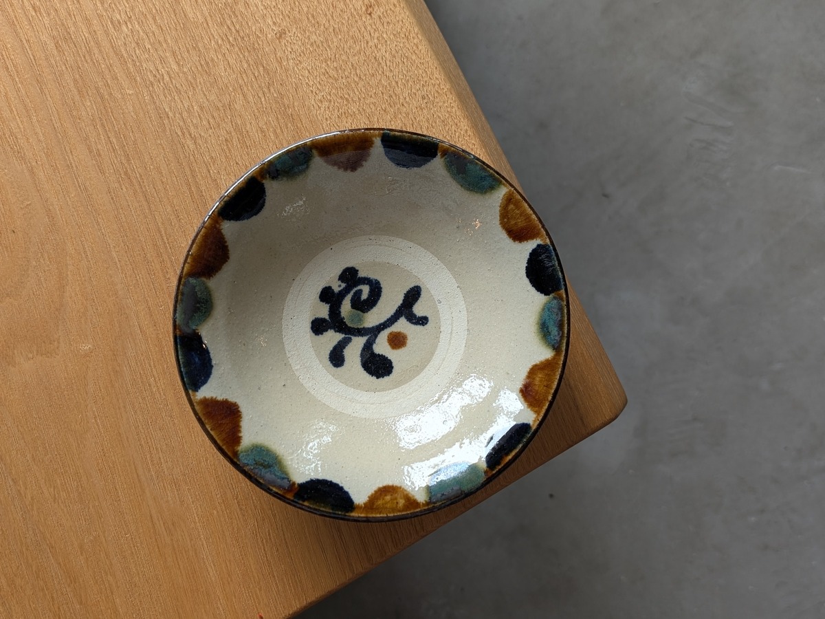 やちむん 5寸皿（フチ点・2色） | 勝窯 | inoya | Basic Life Store いつまでも愛される 日常の定番を集めたライフスタイルショップ