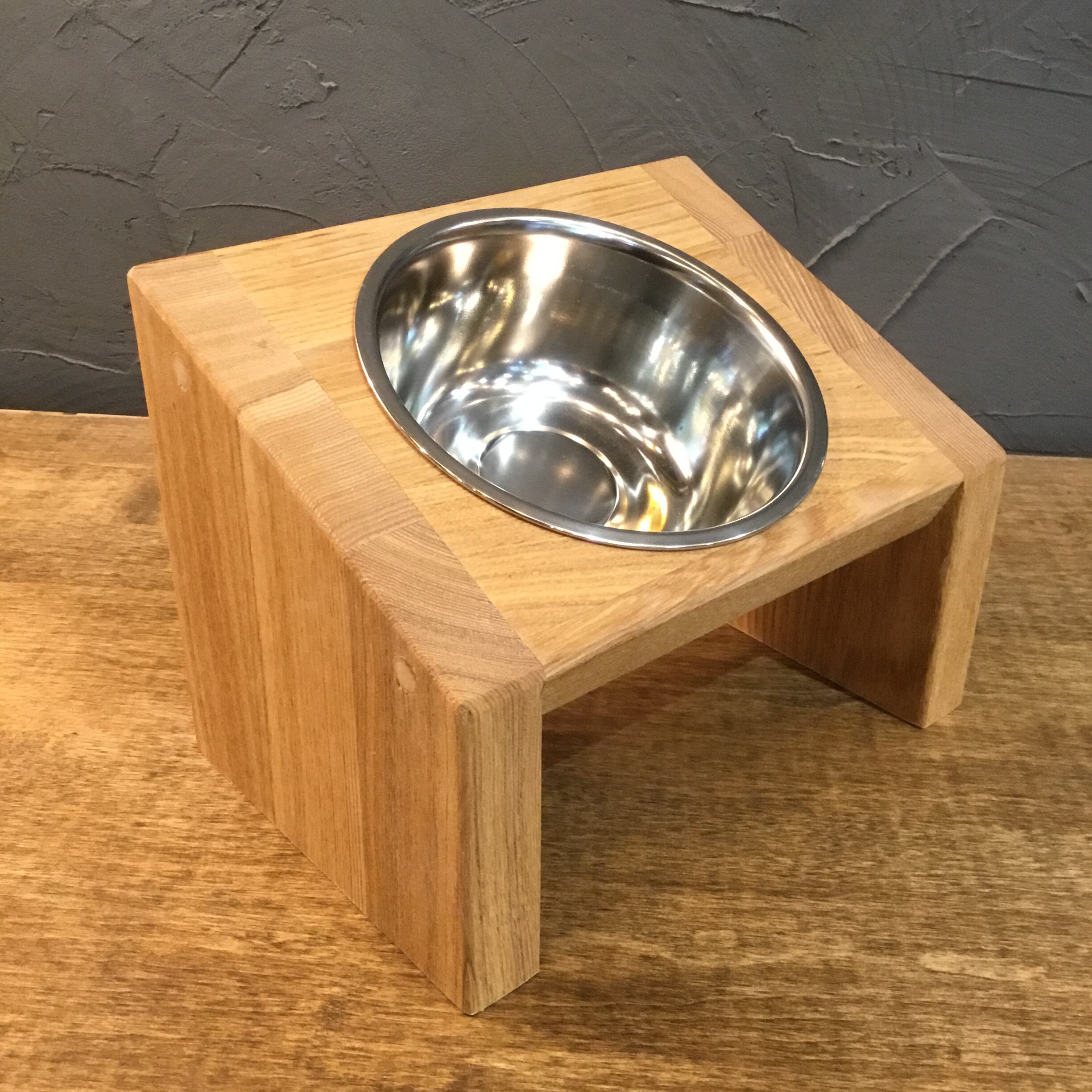 ペット用 食事台 餌台 食器台 サイズ小 | くらしの道具屋 TUKURITE