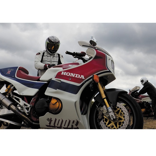 CB1100R 生誕40周年記念写真集 CB1100R 40th anniversary photobook | CB1100R OWNER'S CLUB of JAPAN