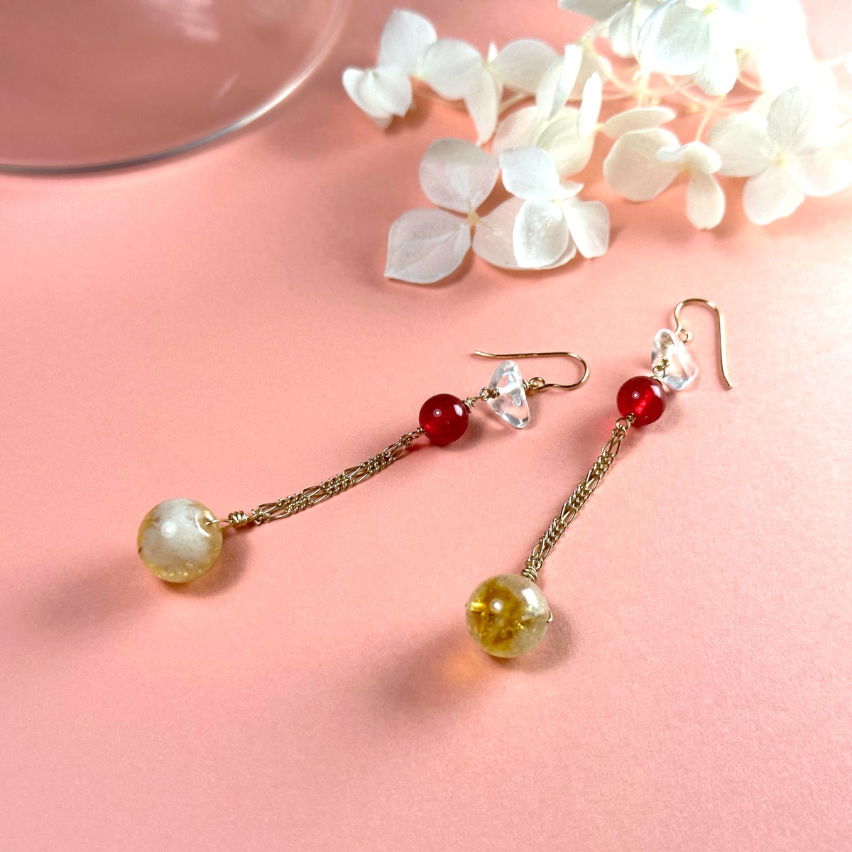 ＜14Kgfフックピアス＞バイカラーシトリン・レッドジェード・クォーツ | komari