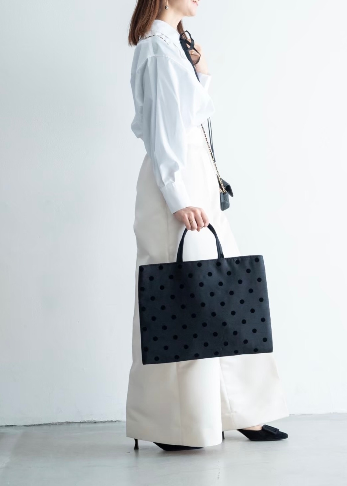 BIBI bag. “LARGE” Dot Black | B I B I soeurs. OFFICIAL ONLINE STORE