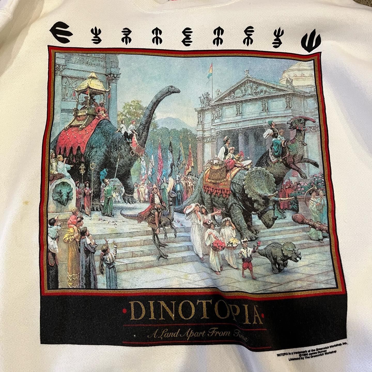 90s James Gurney"DINATOPIA"sweat | What’z up