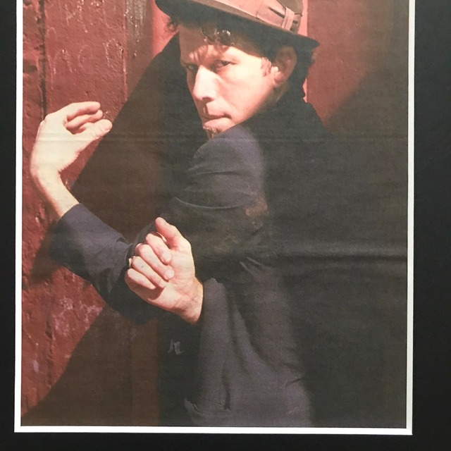 1983/Tom Waits/Photogrpher : Bleddyn Butcher/A3額付き | woodmarquee