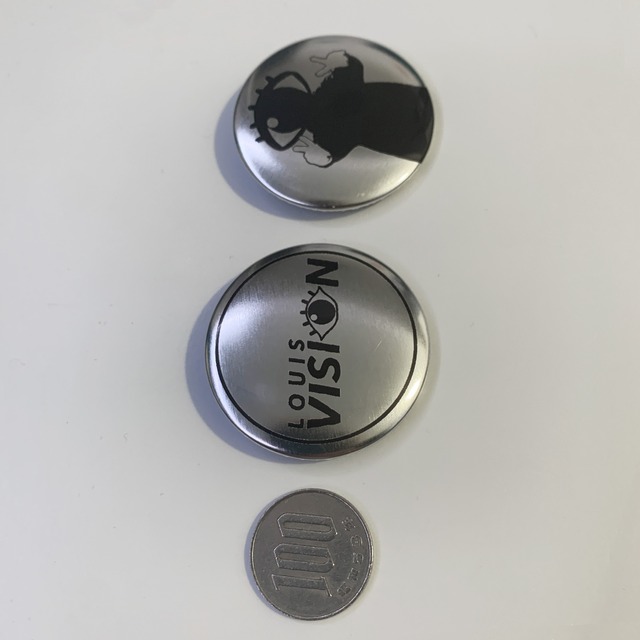 バッジ 二枚セット | Louis Vision Official Store