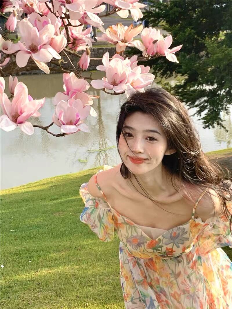 なスロープショルダーワンピース女性韓国版春の新しいボトミング、ステッチ中空Tシャツ、アンチグレアトップ、女性 2A45オフショルダー ...