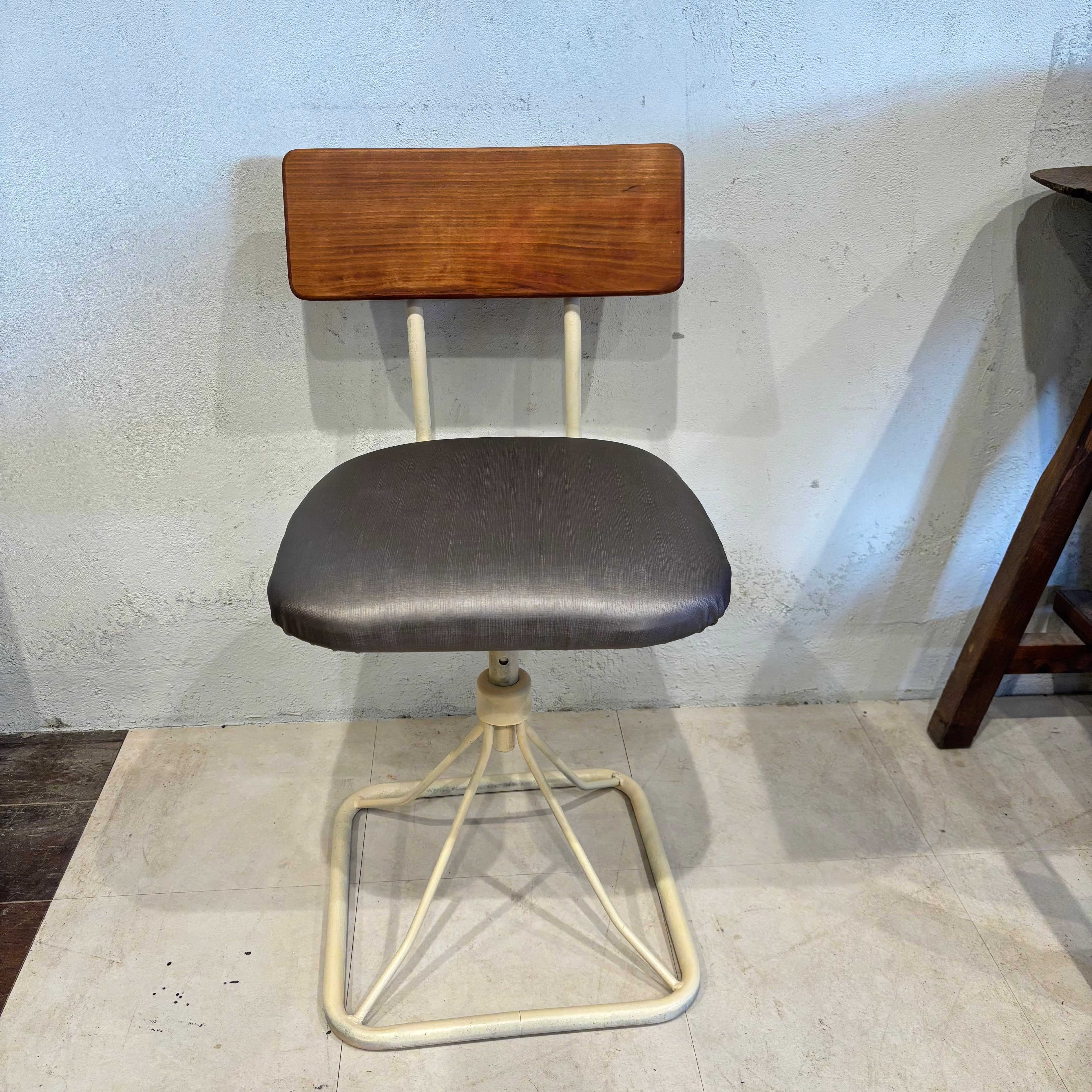 回転式 アイアンチェア | くらしの道具屋 TUKURITE