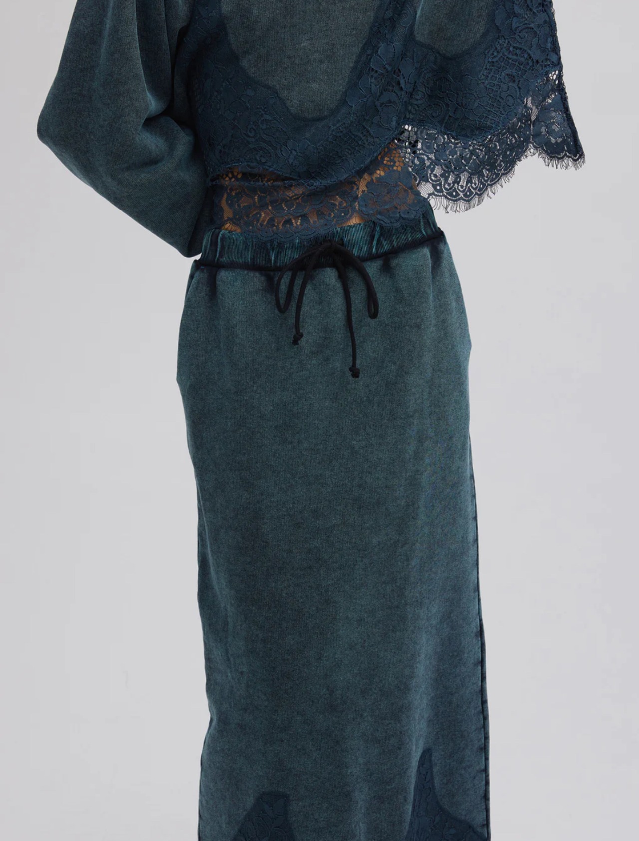 【AMERI】CHEMICAL OVERDYE LACE SWEAT SKIRT (0224209611420) | CLOAK&CO EC ...