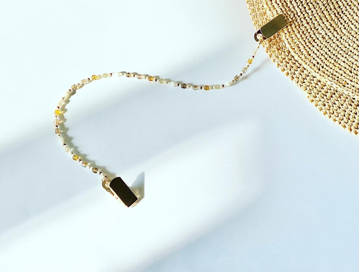 琥珀色のチェコビーズ 帽子クリップ（ハットクリップ）／ストールクリップ | Ichi-ring（いちりん）