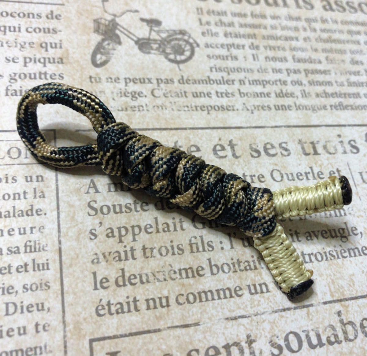 パラコードキーホルダー スネイク Vコブラ | Mask shop JKING Paracord