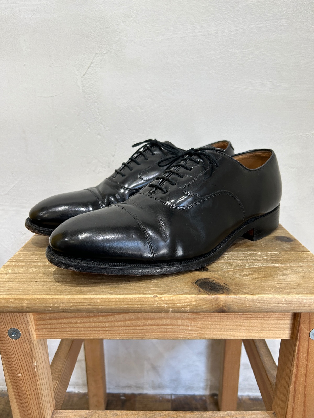 old " johnston & murphy / optima " black leather straight tip shoes ...