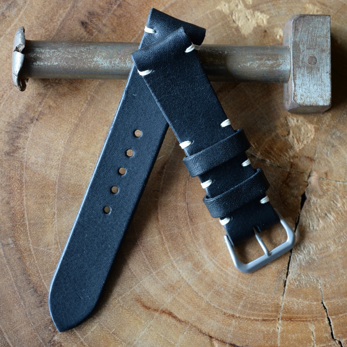 2peace strap “Scratch Black” | Barkoutsiders®︎