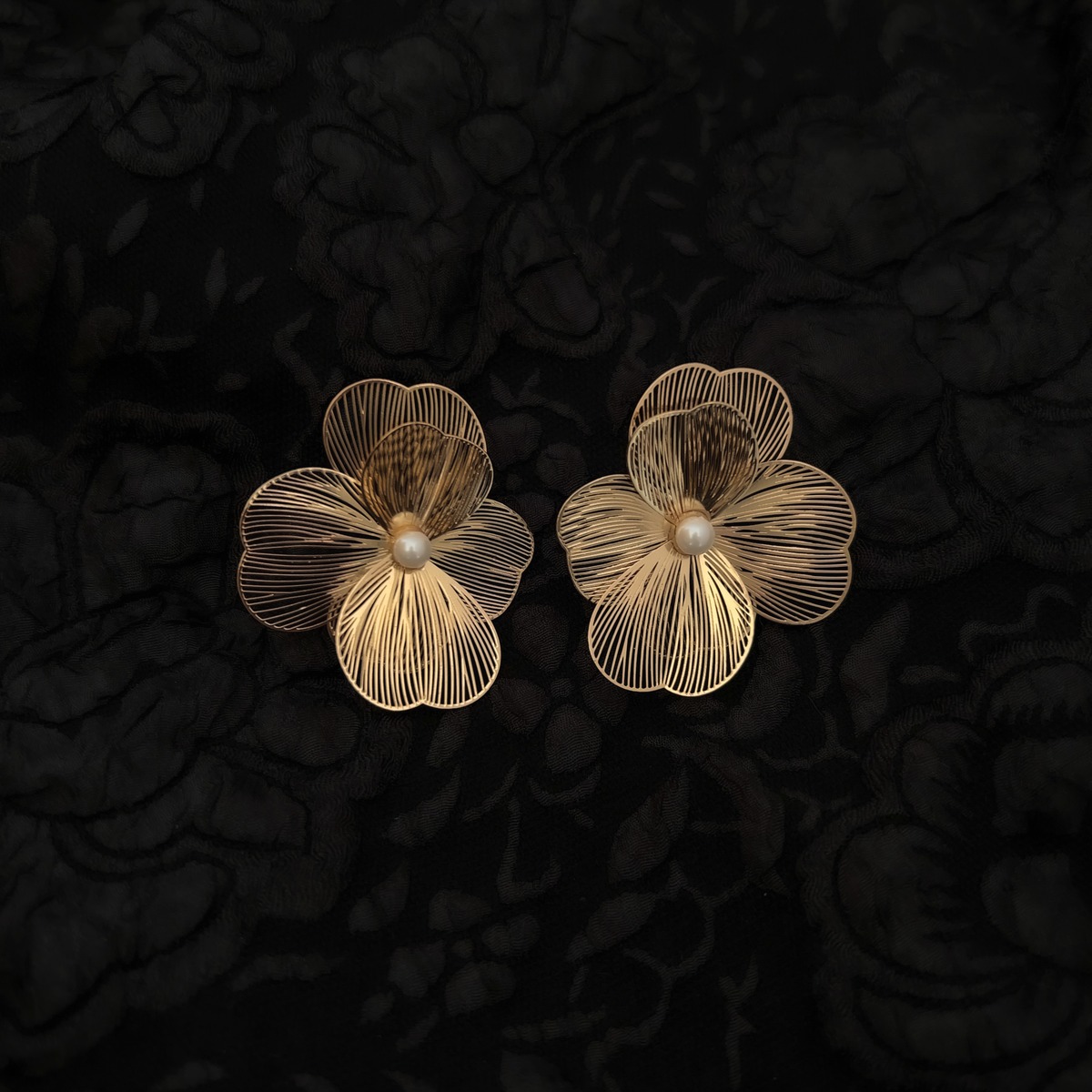 big gold flower | giiiiito