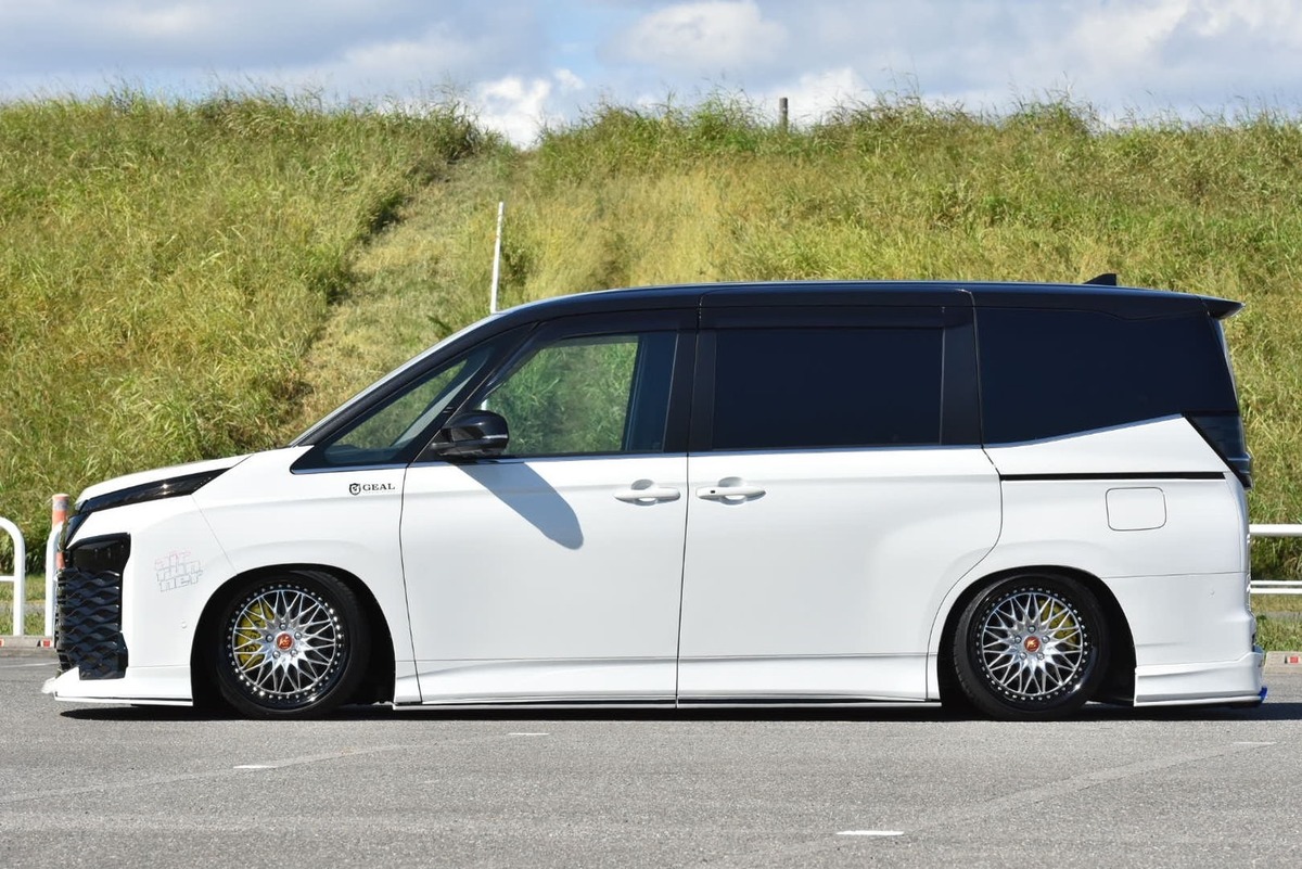 90系VOXY用【VALORENエアロ】発売スタート★ヴォクシー専門店GEAL大阪 - ノア（NOAH）ヴォクシー（VOXY）専門店GEAL