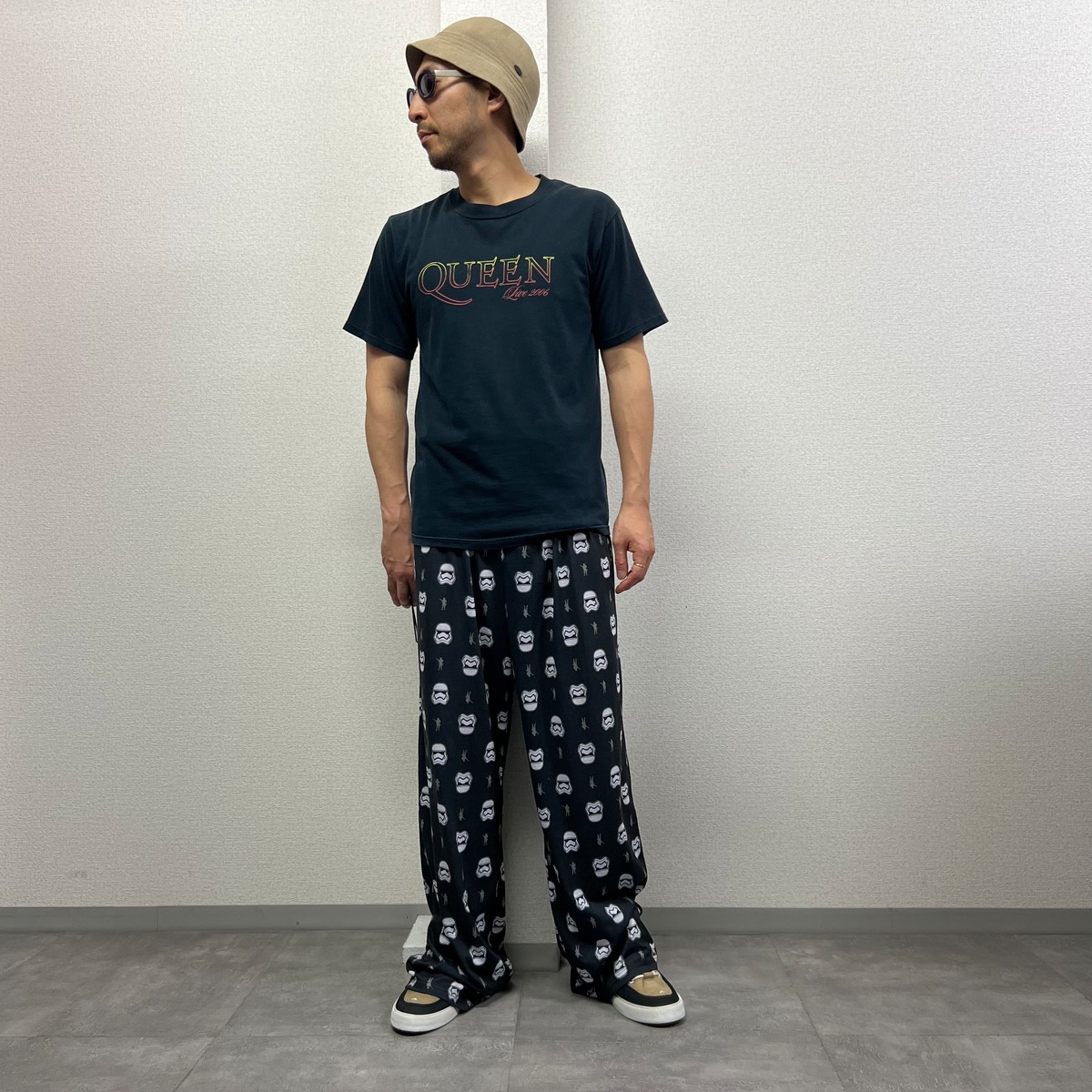 00'sクィーンバンドロックTシャツブラックフェード音楽ヴィンテージRockイギリス | COMESEE