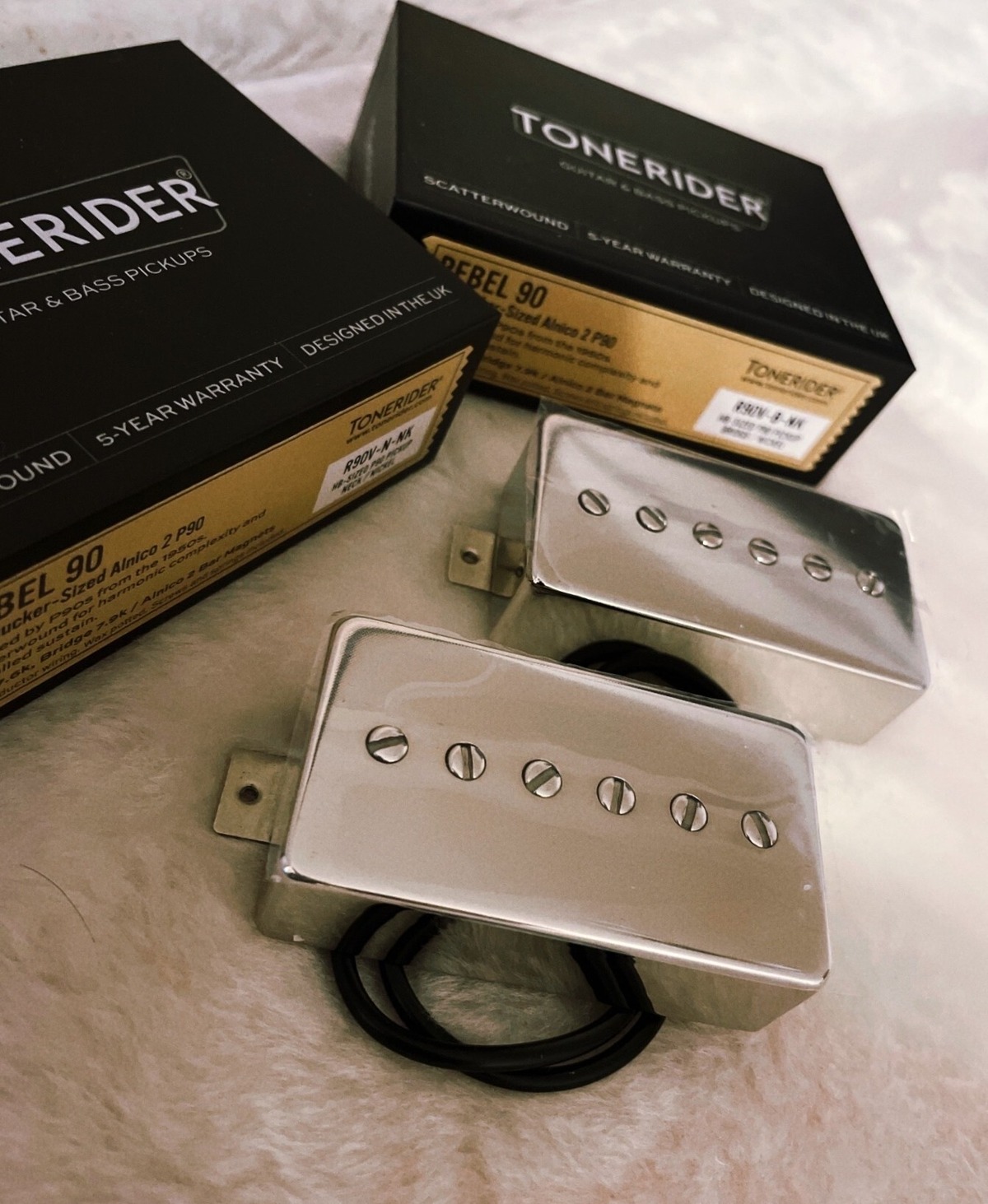 TONERIDER REBEL 90 セット ハムバッカーサイズ P90 ニッケルカバー UKブランド | マルス