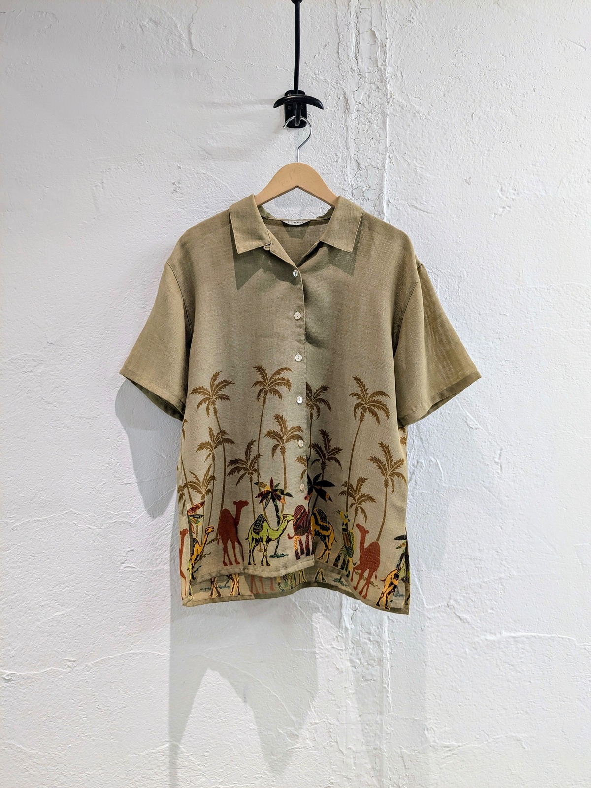 1970's Camels Print Short Sleeve Shirt | tokiclothing