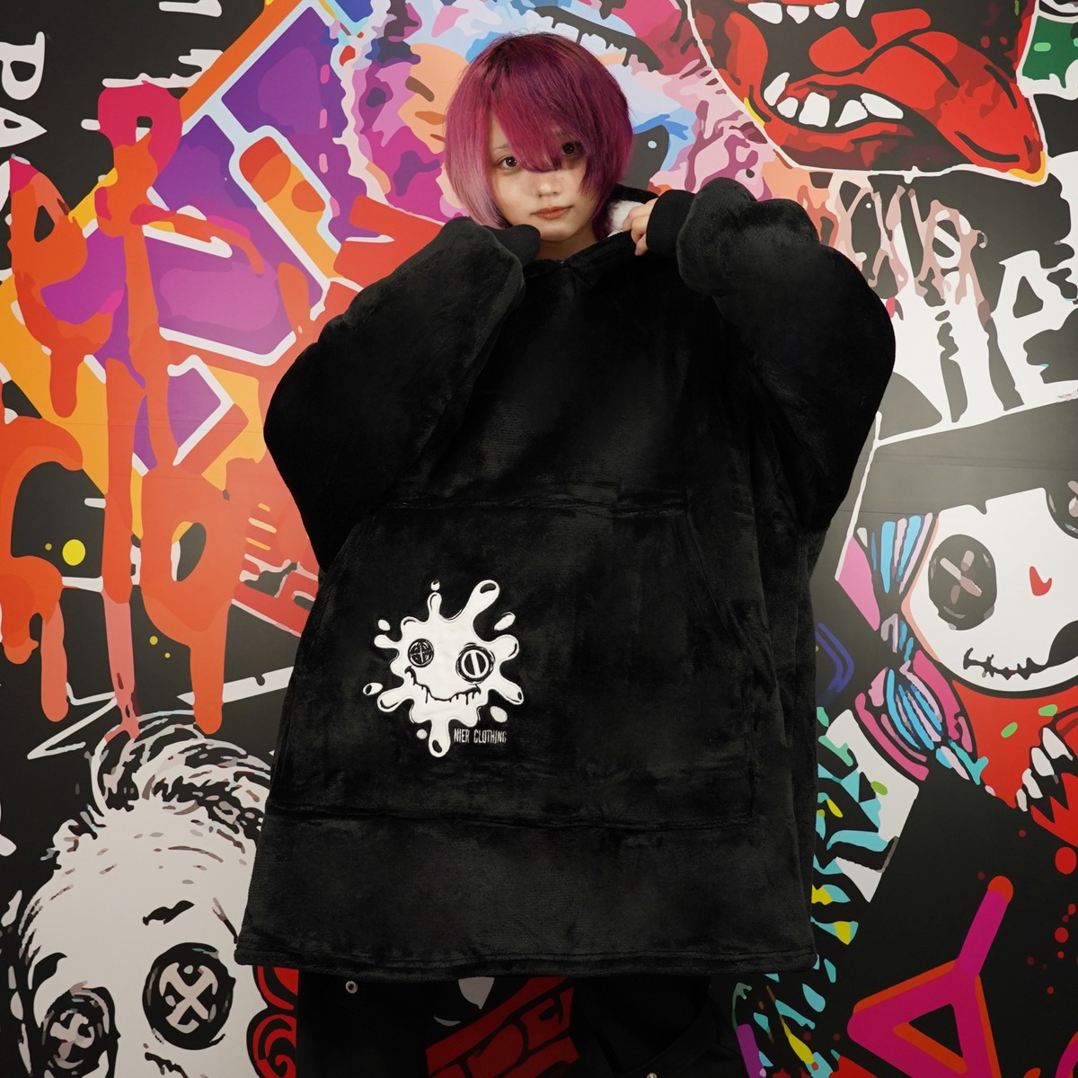 【LAST NieRの日限定MEGA SALE】着る毛布もこもこFACE UNISEX HOODIE【BLACK】 | NIER CLOTHING