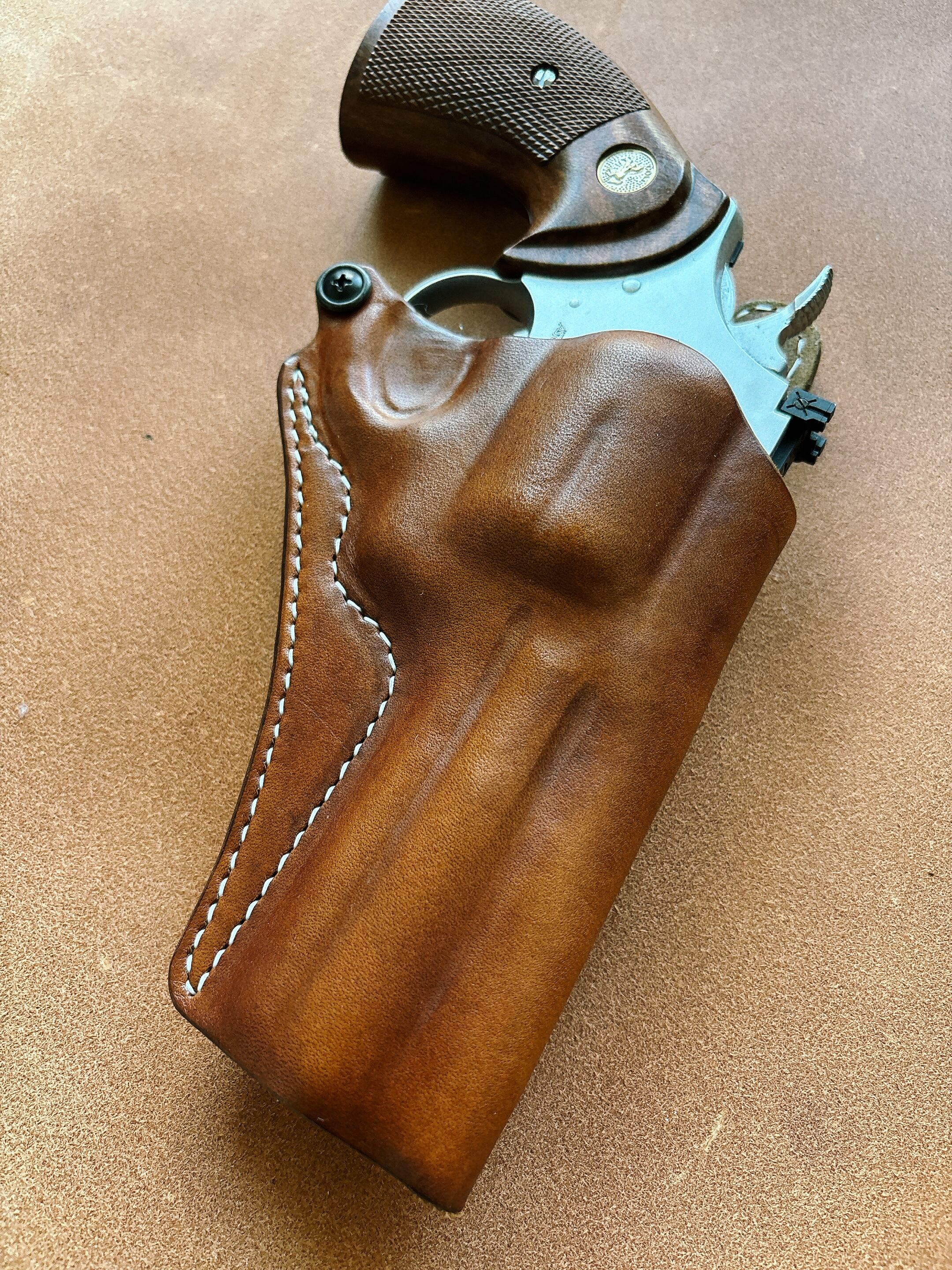 Colt Python 4inch belt holster | 黒沼興業