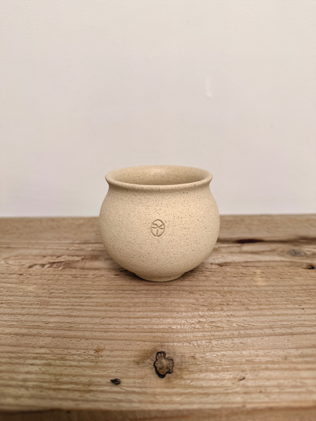 Sprout Moon mini 02 planter | plants here