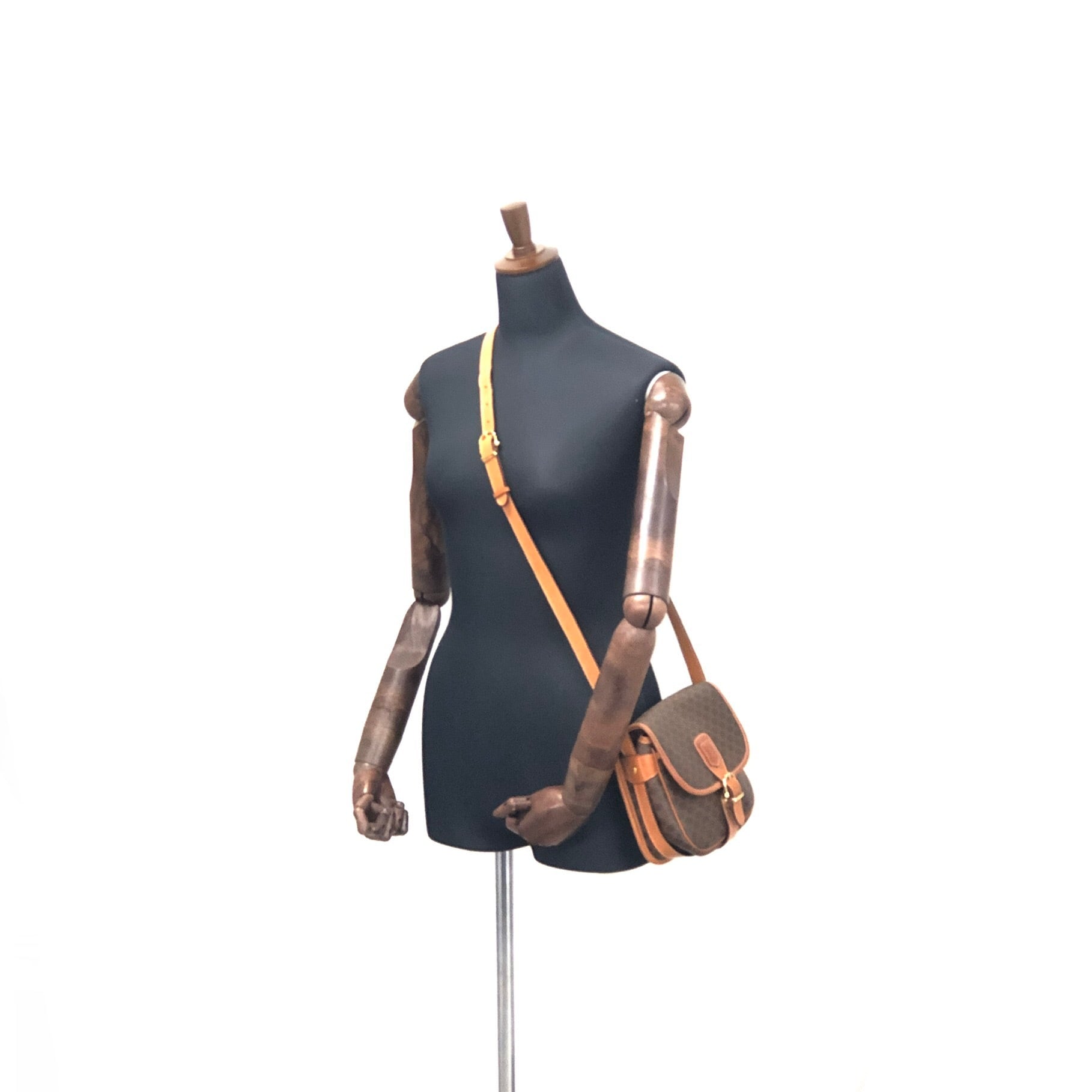 CELINE セリーヌ マカダム ブラゾン型押し フロントベルト CELINE セリーヌ マカダム ブラゾン型押し フロントベルト