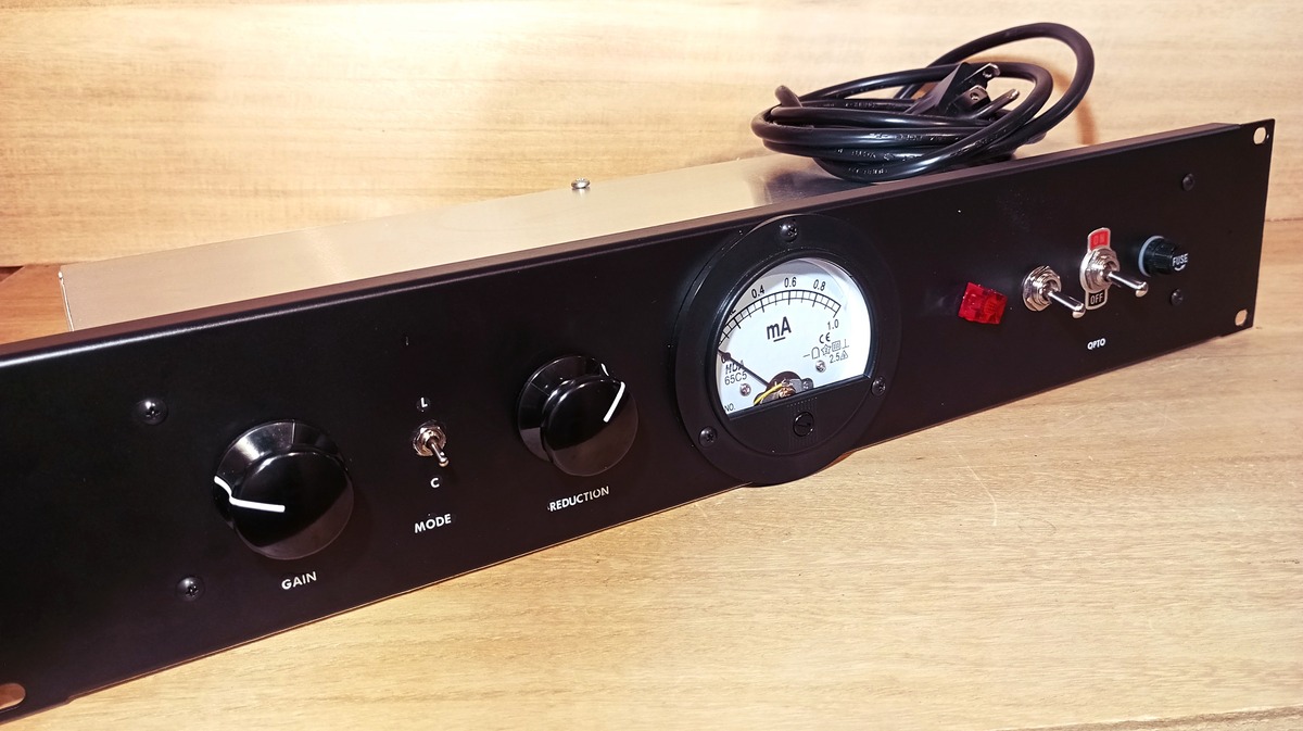 Opto Comp (LA2Aクローン) | skのアンプ