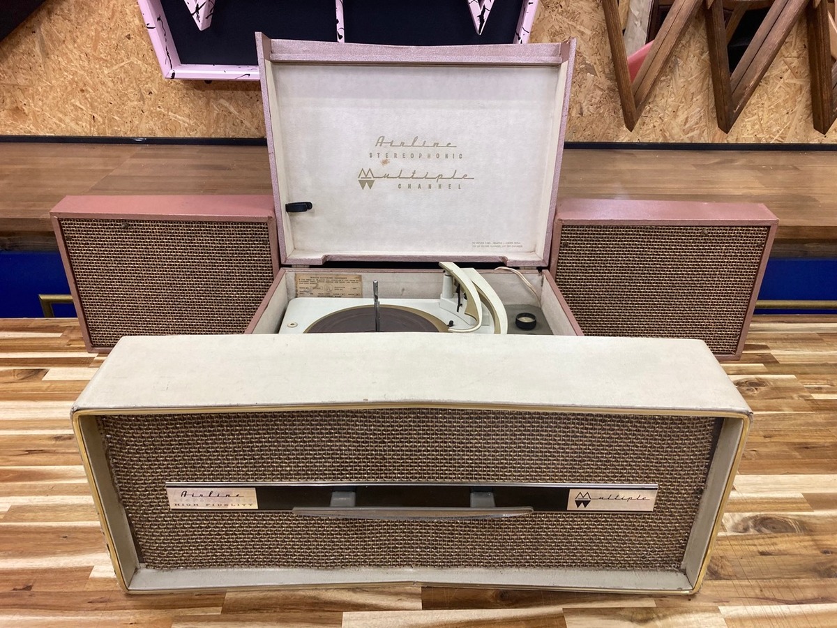 113 VINTAGE RECORD PLAYER AINLINE STEREOPHONIC MULTIPLE CHANNEL | DELLS