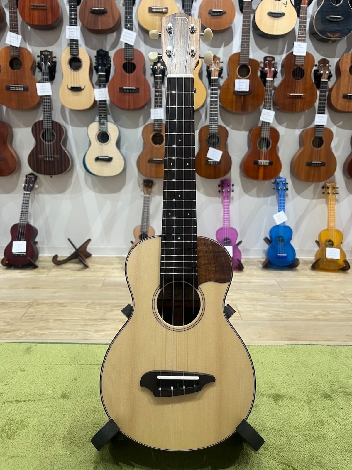TODA GUITARS VC- Spruce Rose No.779 | ウクレレショップ サニーサイド