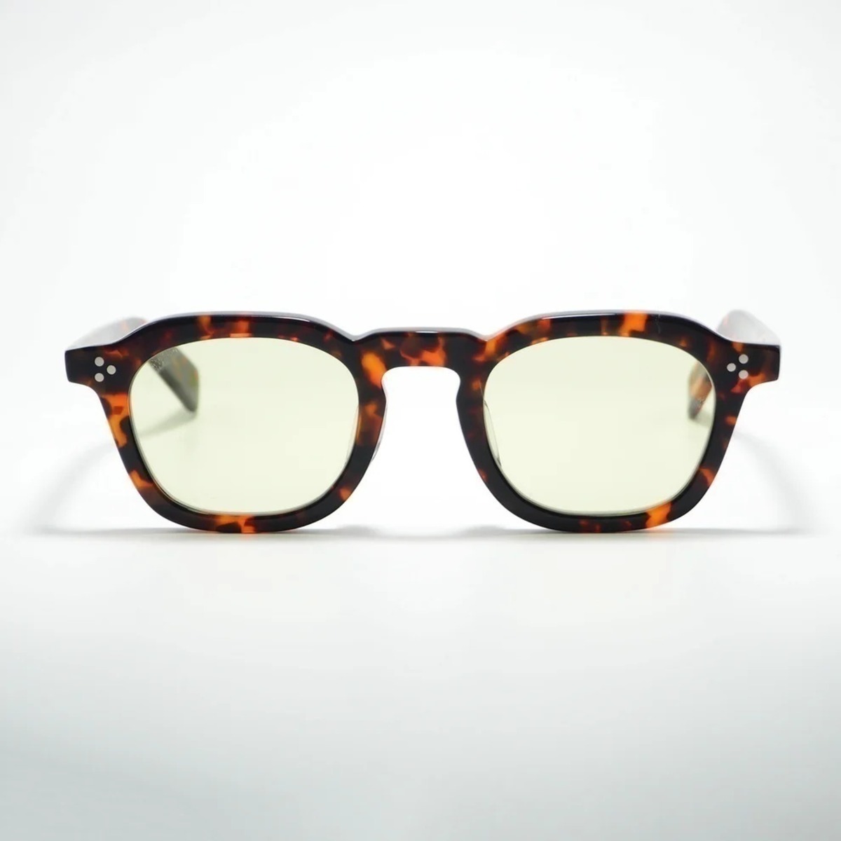 H-09 | DEMI-L.GRN | BEARD ROOM
