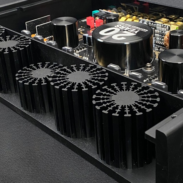 【国内正規品】【世界100台限定生産】ROCK POWER 「SQ FOUR」180W×4ch クラスABフラッグシップパワーアンプ ...