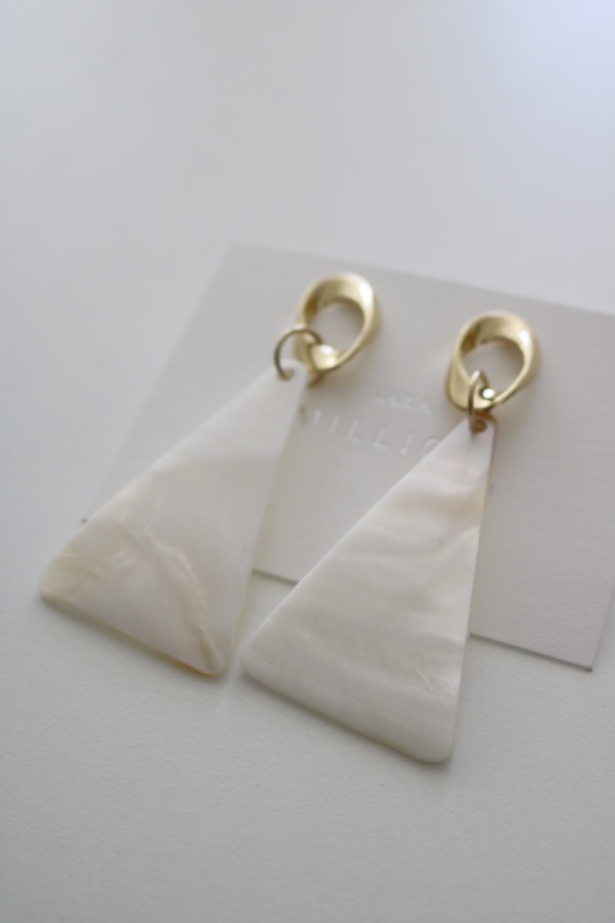 Shell triangle pierce | MARIA