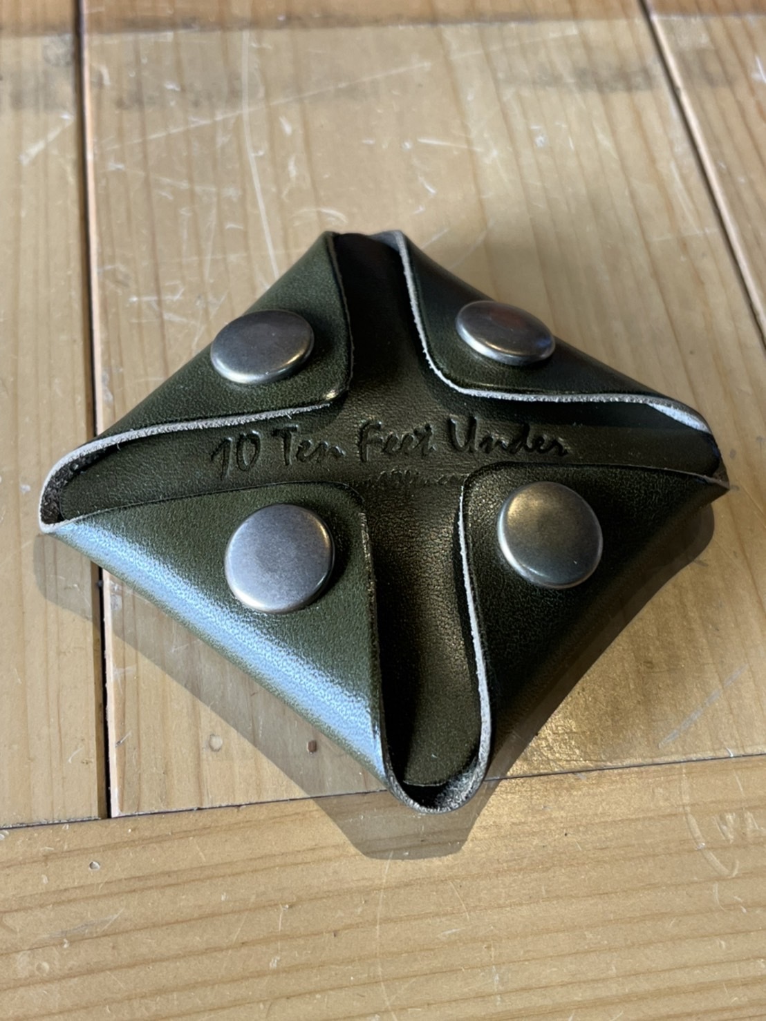 10TEN FEET UNDER | Se9rets