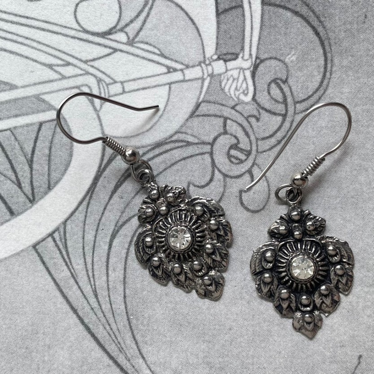 オールド カラー ピアス 《P-0057》 | ModernLoop ユーズドアクセサリー専門店