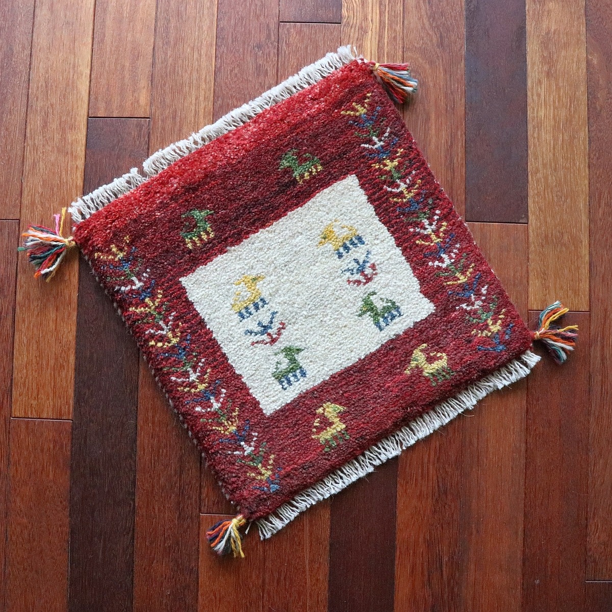 【g0052】 ギャッベ（ギャベ） 約40×40㎝ [Iran/Shiraz] | 北欧ヴィンテージ雑貨 Prae Interior(プラエ インテリア)