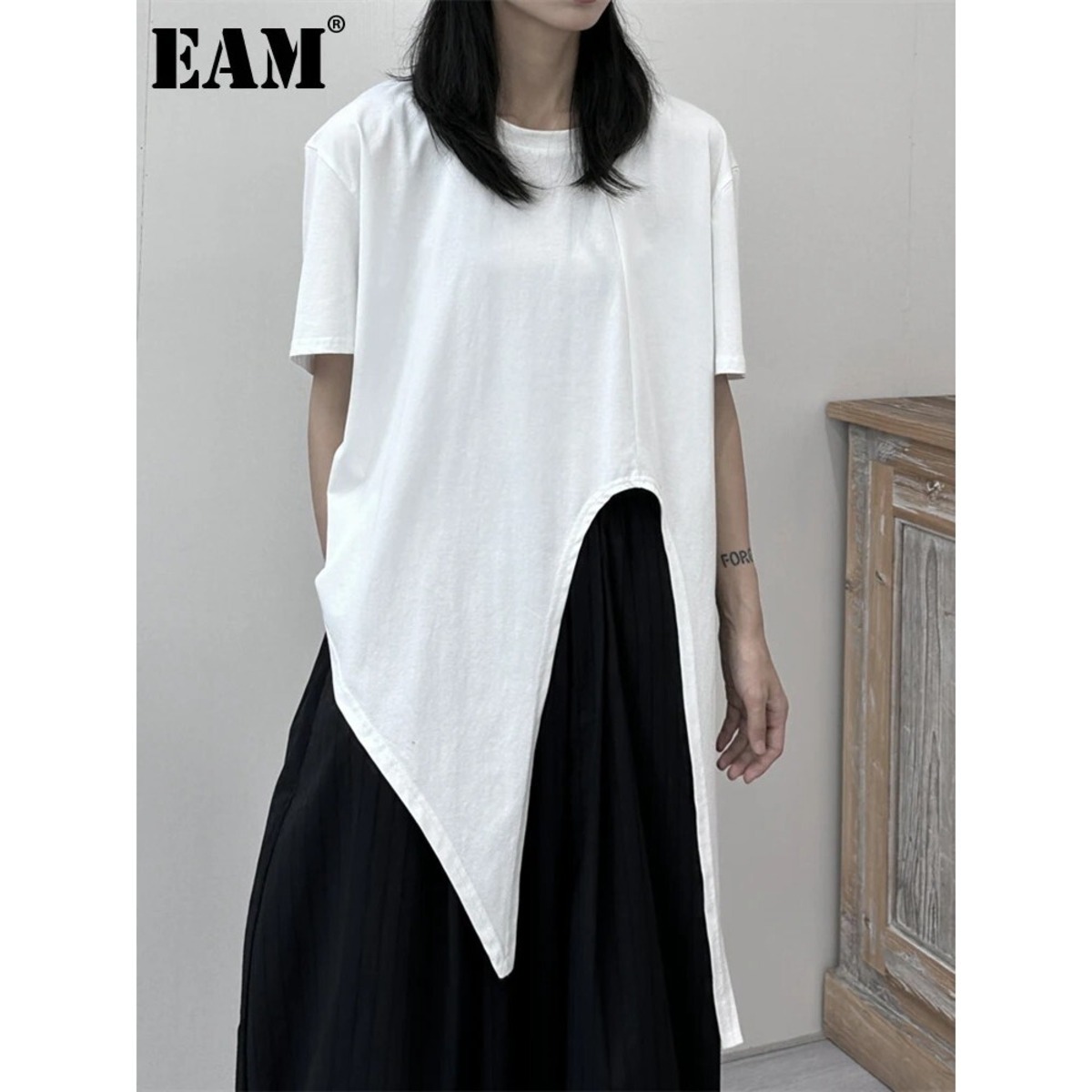 Big-Silhouette Asymmetry Round-Neck T-Shirt【E0424】 | EAM JAPAN